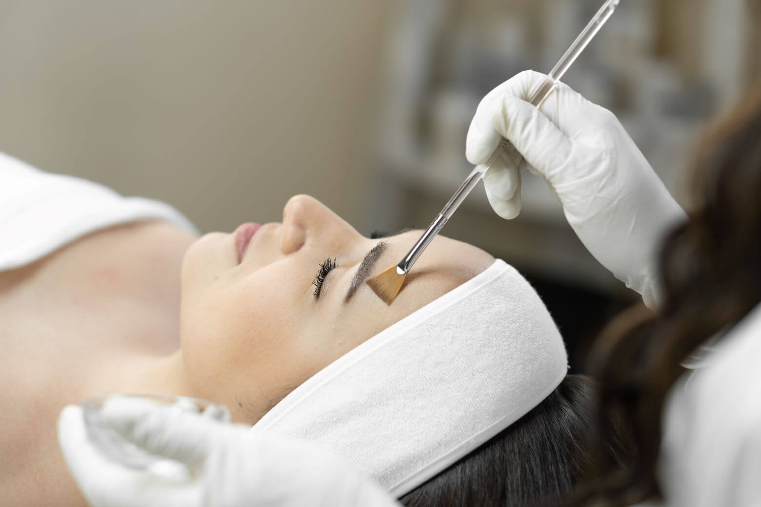 Χημικό Peeling: Το μυστικό πίσω από κάθε λαμπερή επιδερμίδα!